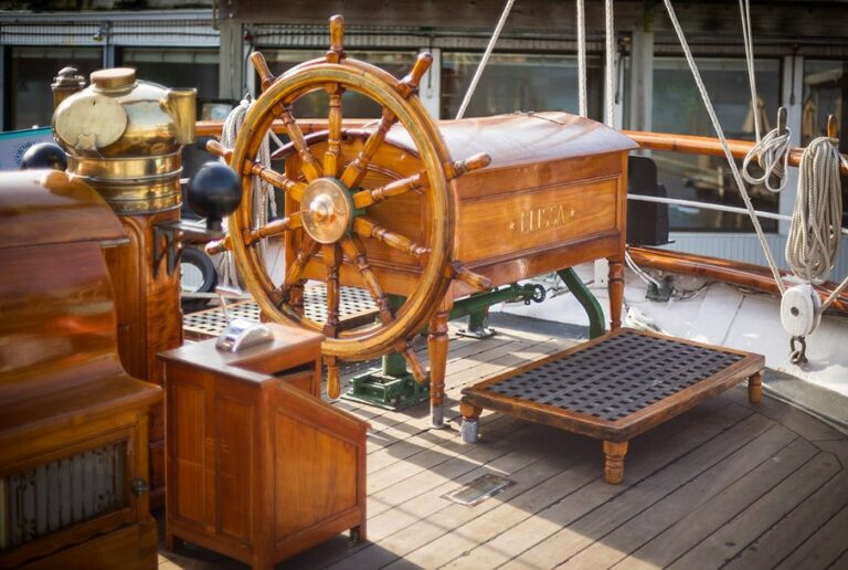 Top 10 Best Boat Museums To Visit - Boatzon