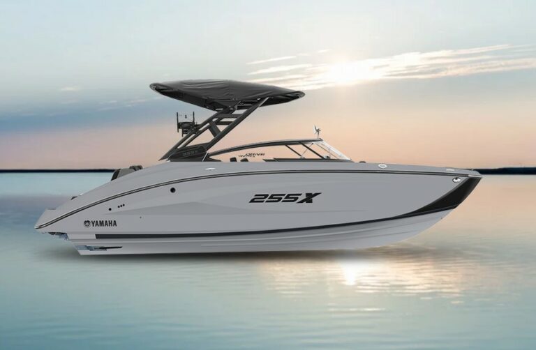 5 Best Jet Boats: Considerations and Comparisons - Boatzon